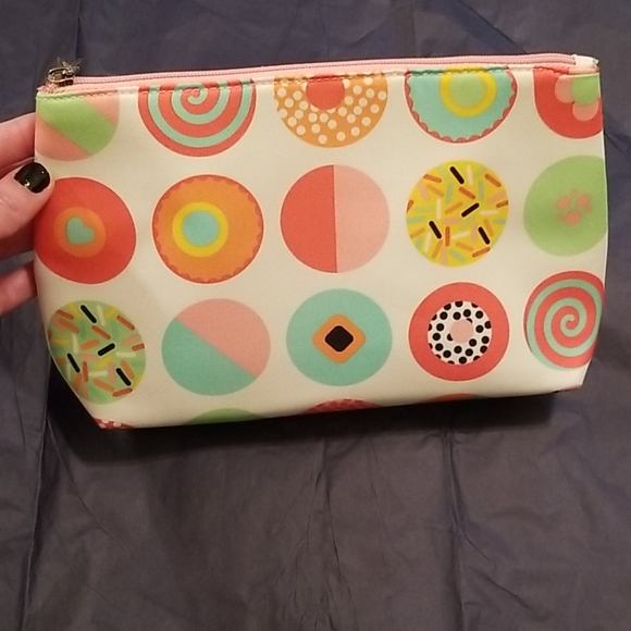 Clinique | Bags | Nwot Clinique Makeup Bag | Poshmark